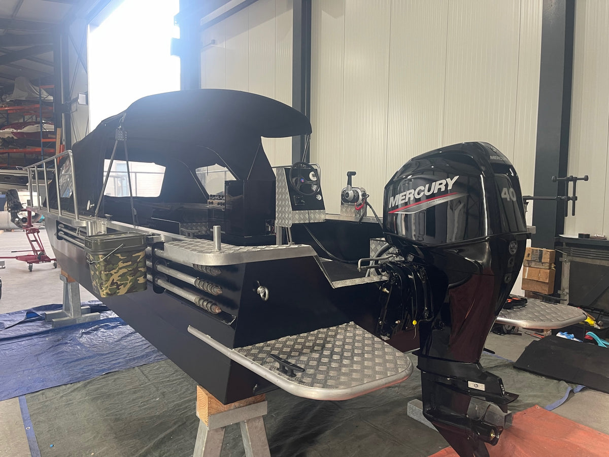 Arynboat Carp 530 met Mercury 40/60 pk montage & Outboard Outlet